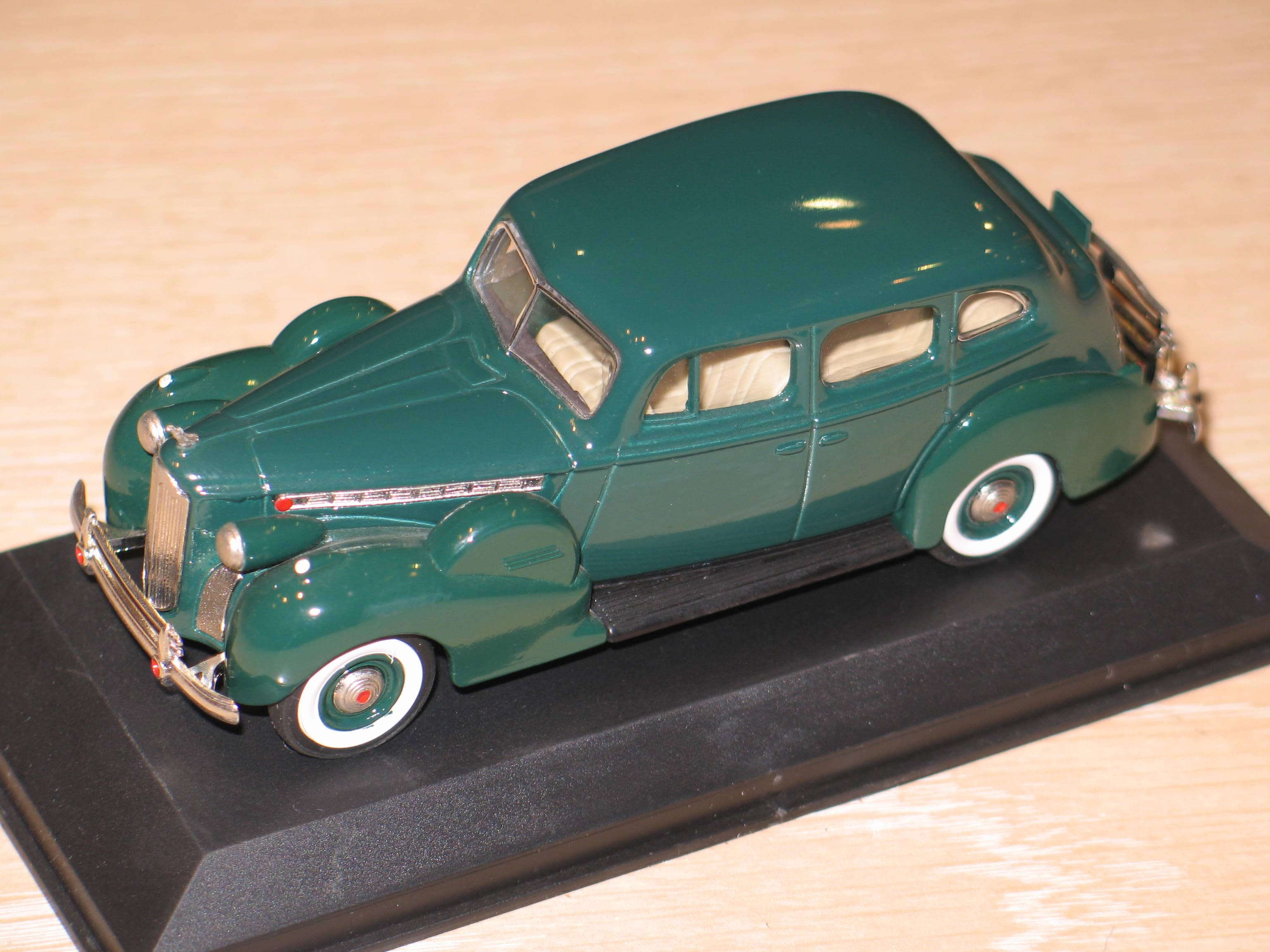 PACKARD SUPER 8 VERT 1940 REXTOYS 1/43°