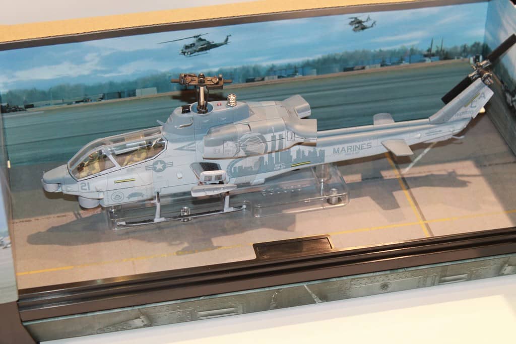 USMC AH-1W WHISKEY COBRA 2002 FORCES OF VALOR 1/48