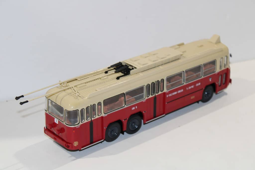BERLIET VA3 B2 LIGNE 18 TROLLEYBUS VETRA MINIATURES LYON 1/43