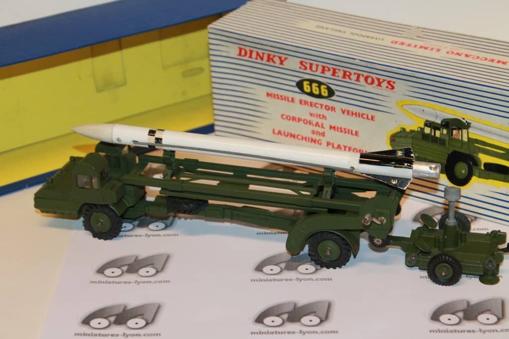 MISSILE ERECTOR VEHICLE WITH CORPORAL MISSILE DINKY TOYS 1/43°