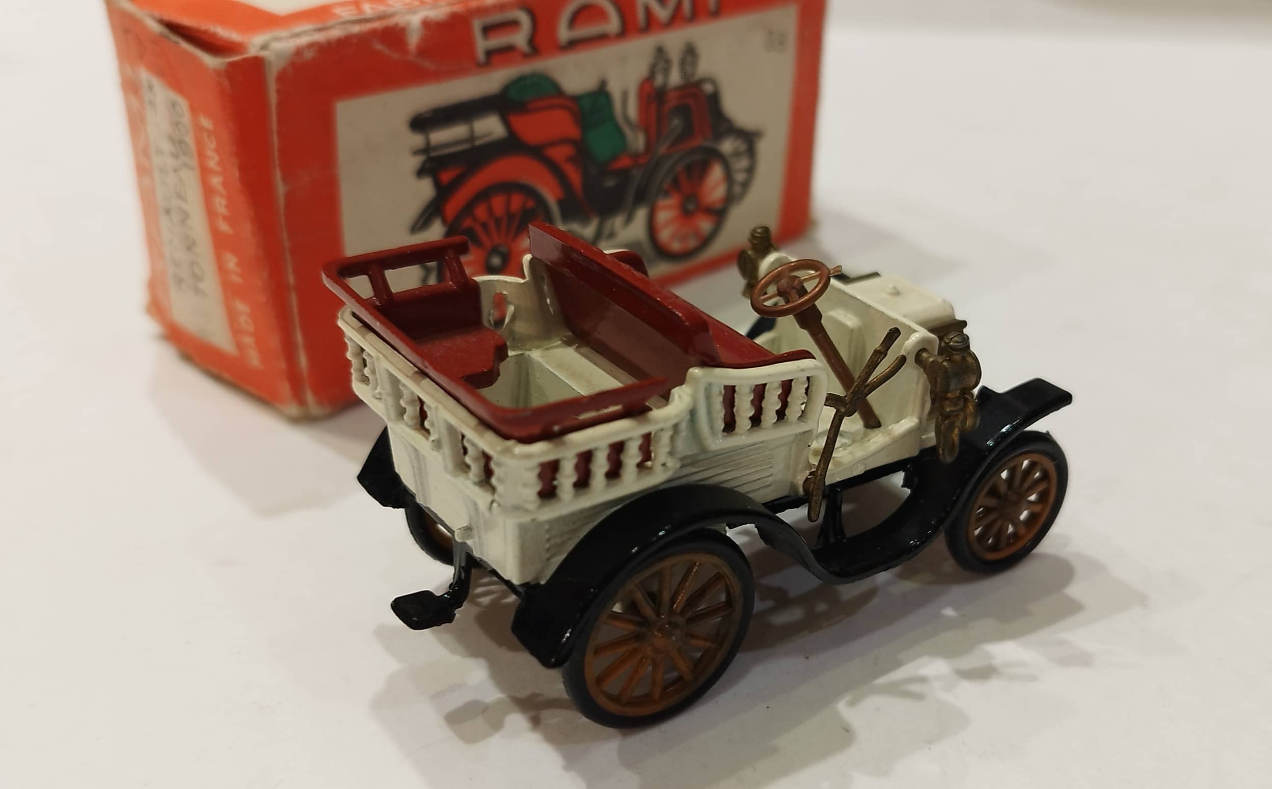 RENAULT TONNEAU 1900 RAMI 1/43°