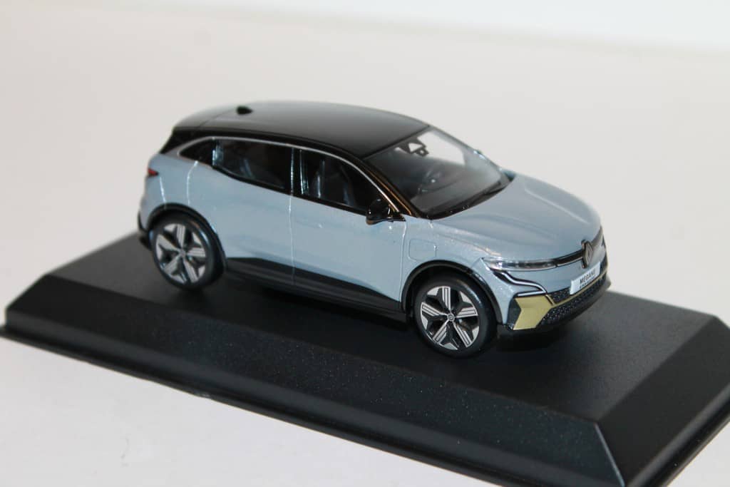 RENAULT MEGANE E-TECH 2022 GRIS RAFALE NOREV 1/43°