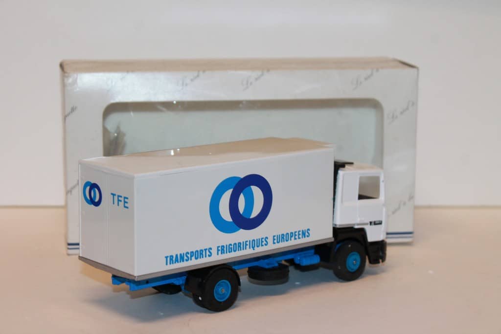RENAULT R350 TRANSPORTS FRIGORIFIQUES EUROPEENS 1990 ELIGOR 1/43°