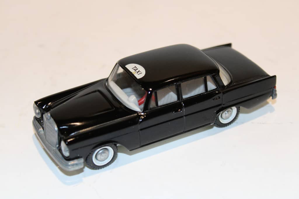 MERCEDES 220 SE TAXI NOIR TEKNO 1/43°