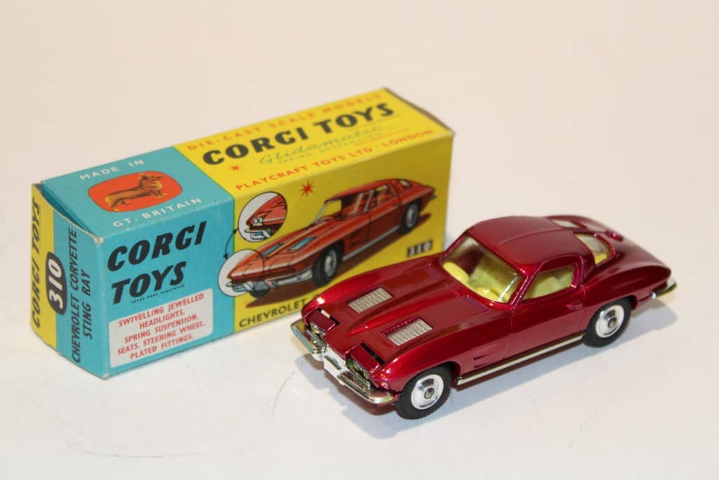 CHEVROLET CORVETTE C2 STING RAY FUSHIA 1965 CORGI TOYS 1/43°