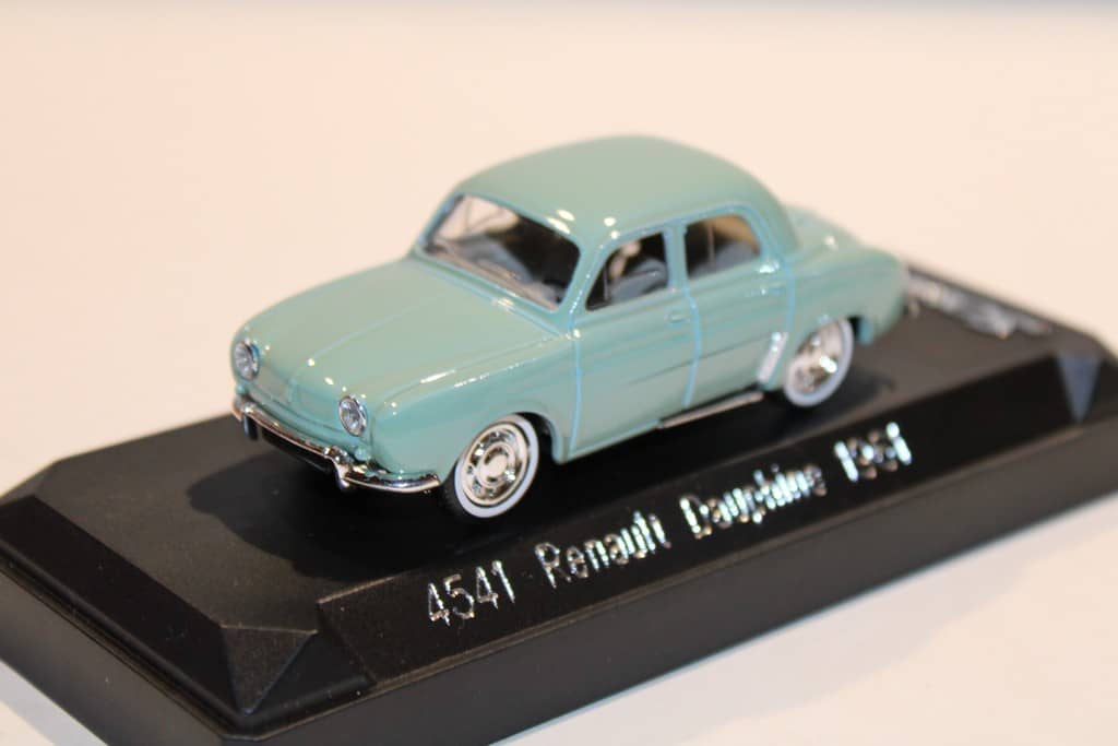 RENAULT DAUPHINE VERT PASTEL SOLIDO 1/43°