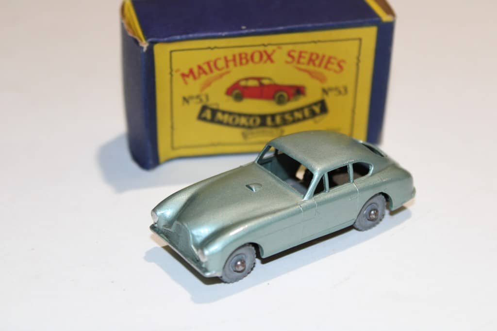 ASTON MARTIN - MATCHBOX 1/64