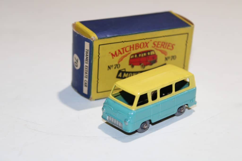 THAMES ESTATE CAR - MATCHBOX 1/64