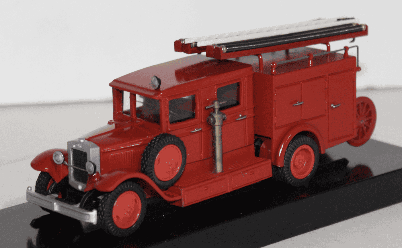 CAMION POMPIER SOVIETIC 5