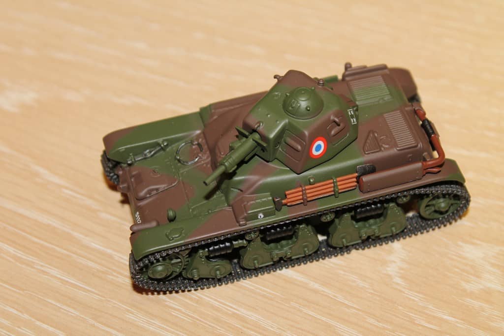 RENAULT R39 KAKI JUIN 1940 MASTER FIGHTER 1/48°