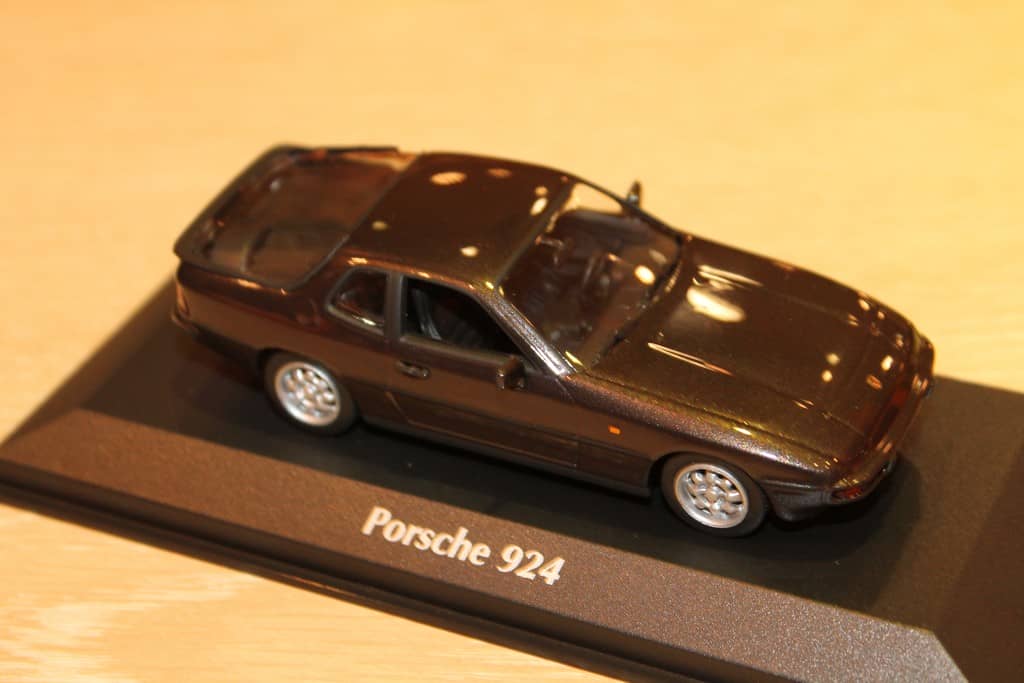 PORSCHE 924 1984 MARRON MINICHAMPS 1/43°