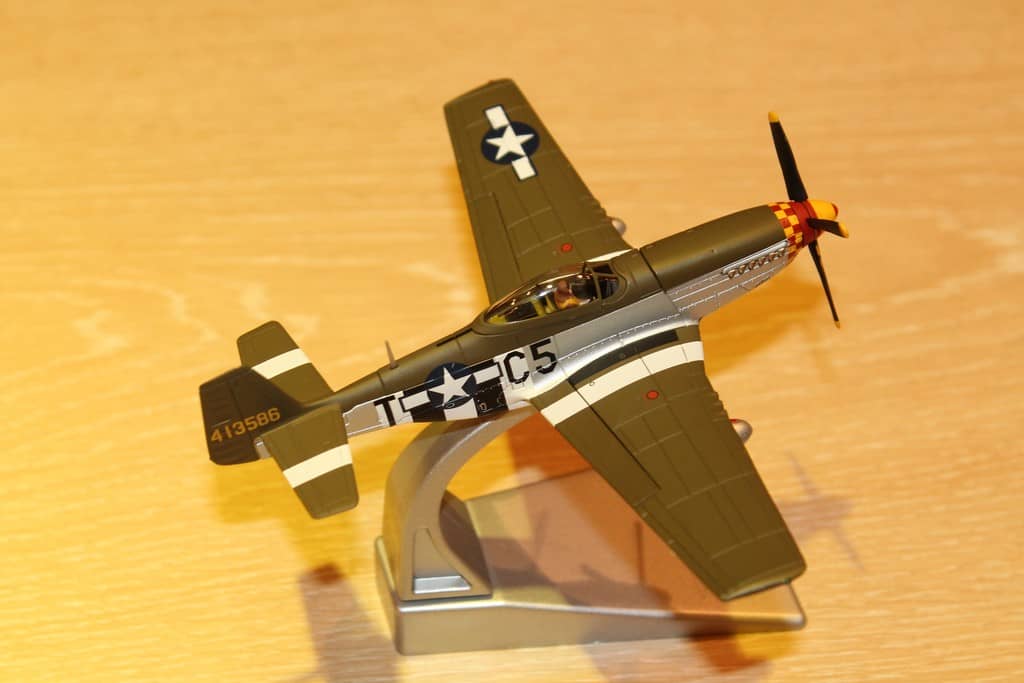 NORTH AMERICAN P-51D MUSTANG HONEY CORGI 1/72°