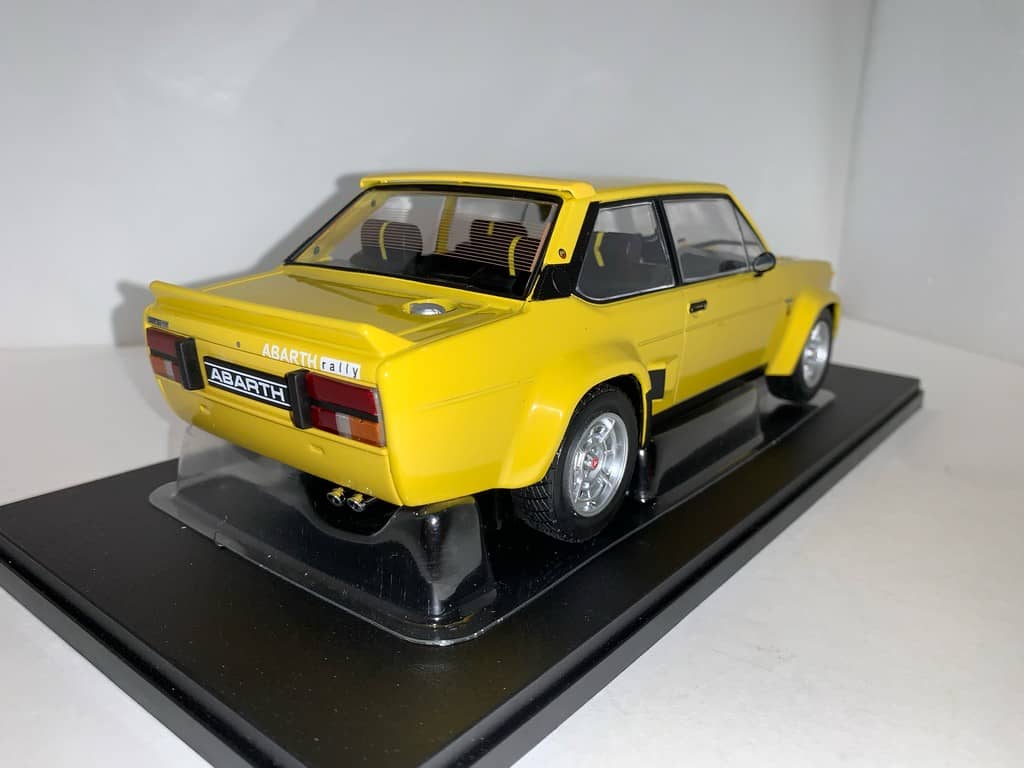 FIAT 131 ABARTH YELLOW 1980 IXO 1/43°