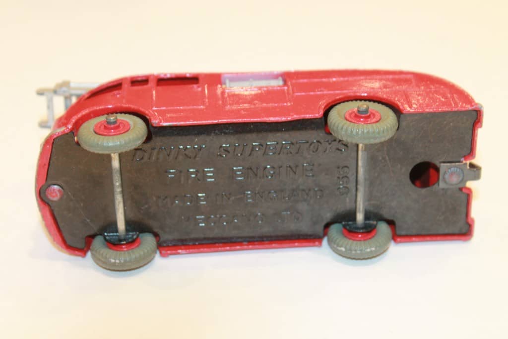 COMMER FIRE ENGINE DINKY TOYS1/43°