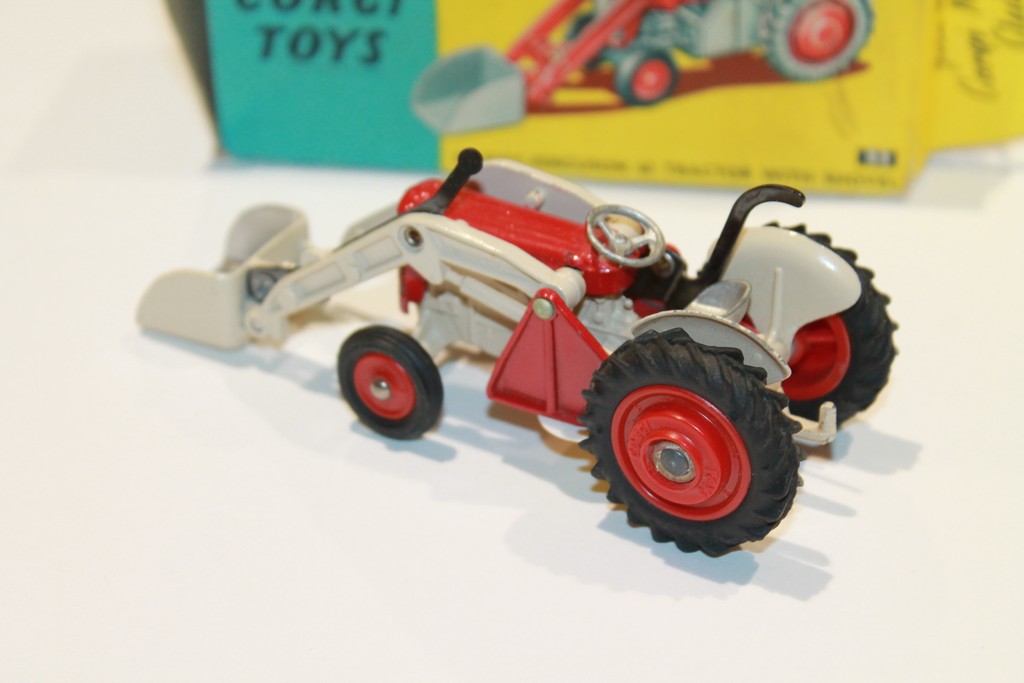 MASSEY-FERGUSON 65 CORGI 1/43 MASSEY-FERGUSON 65 CORGI 1/43