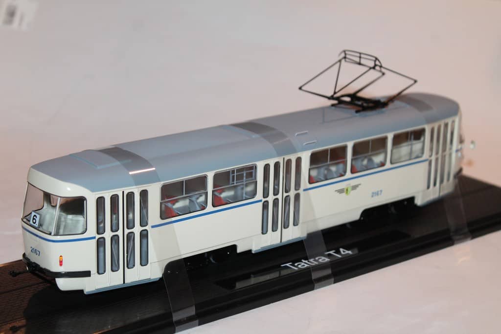 TATRA T4 TRAM LEIPZIG LIGNE 6 PREMIUM CLASSIXS 1/43°