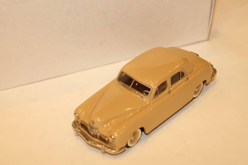KAISER SPECIAL 4 DOOR SEDAN BEIGE 1947 MADISON MODELS 1/43°