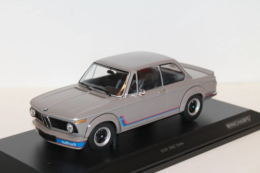 BMW 2002 TURBO "TAN" 1973 MINICHAMPS 1/18°