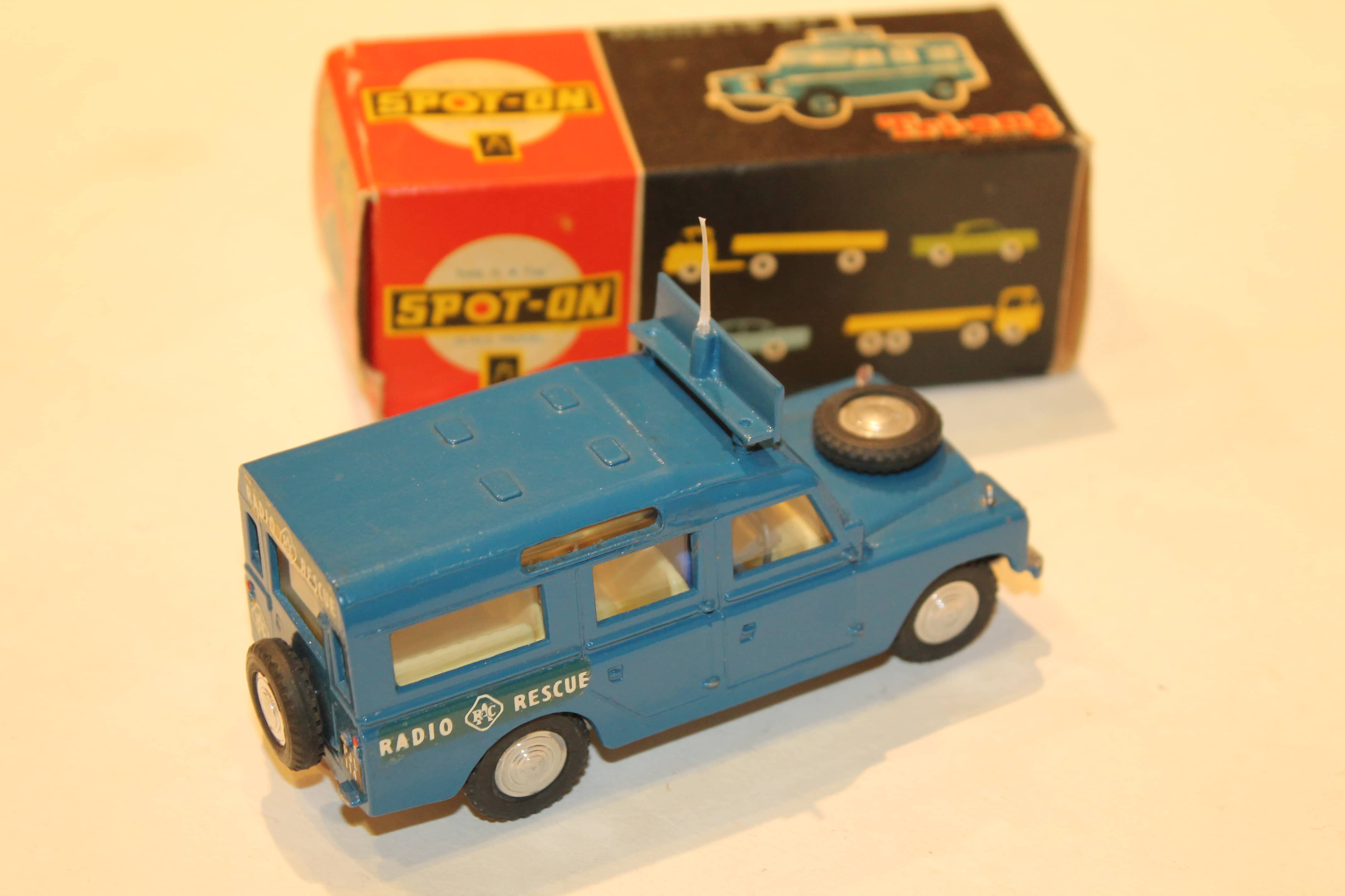 LWB LANDROVER SPOT ON 1/43°