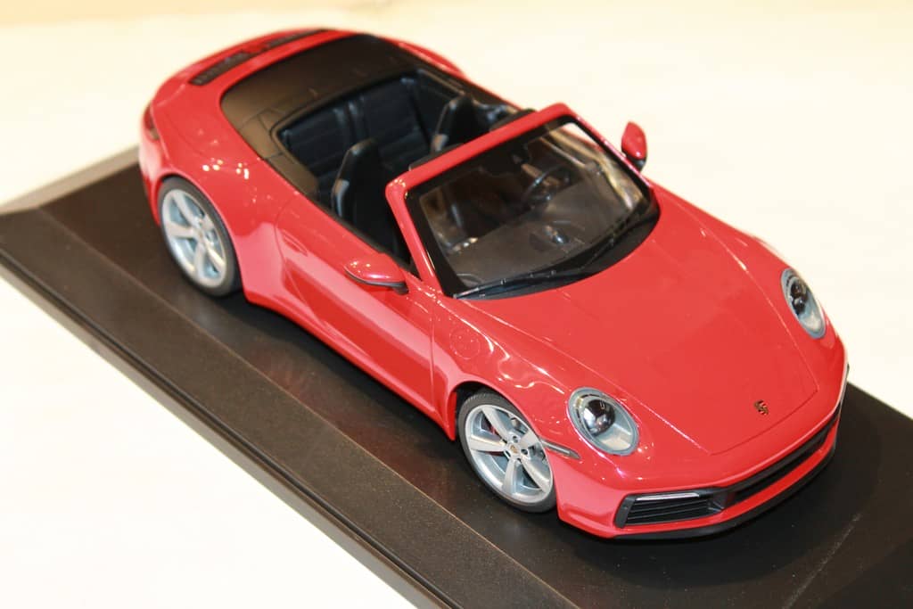 PORSCHE 911 CARRERA 4S CABRIOLET 2019 ROUGE MINICHAMPS 1/18°