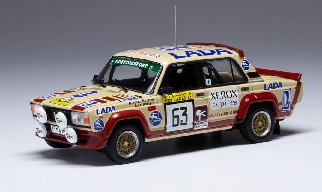 LADA 2105 VFTS N°63 1000 LACS 1984 IXO 1/43°